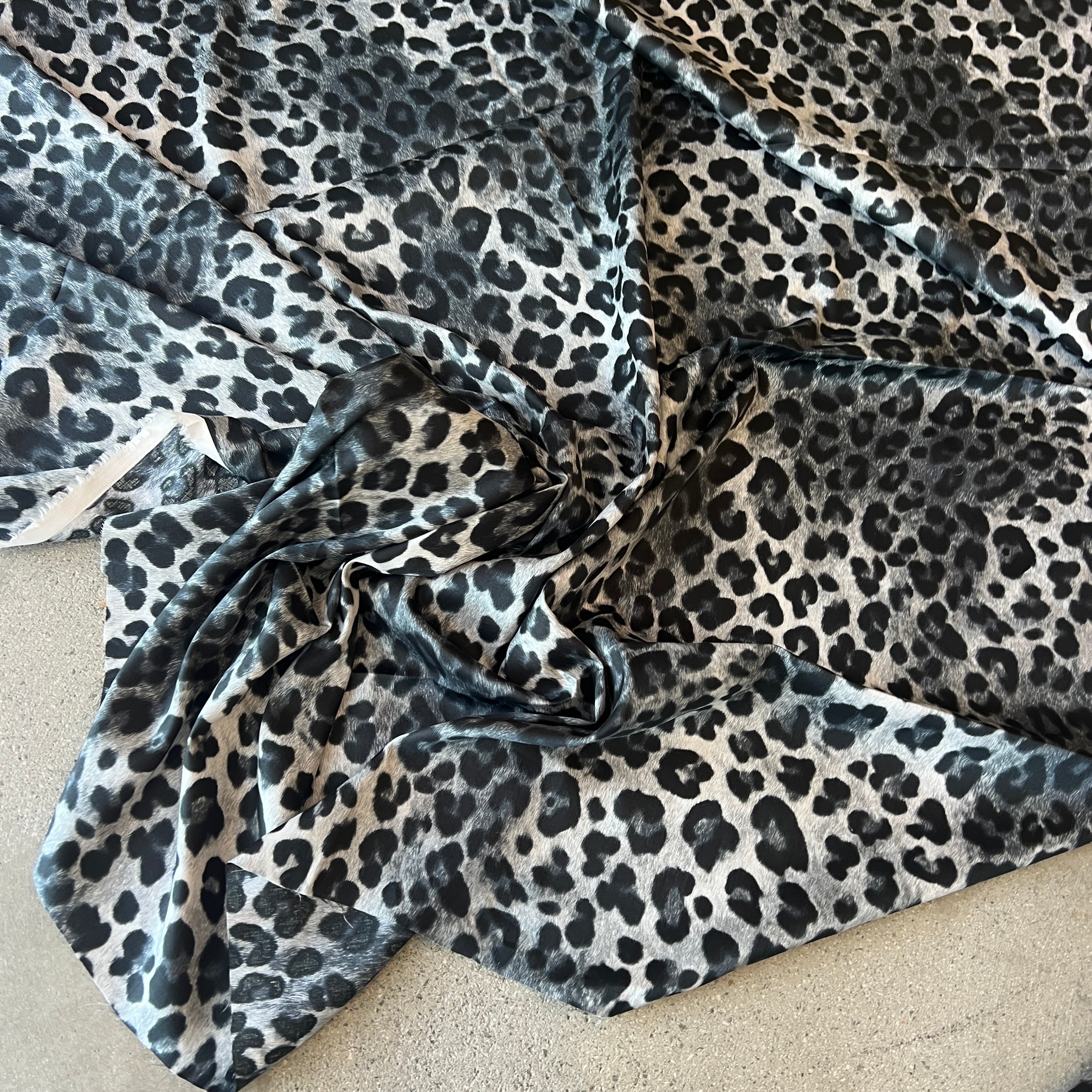 Sample Wildshade White Black – Potter & Co Australia